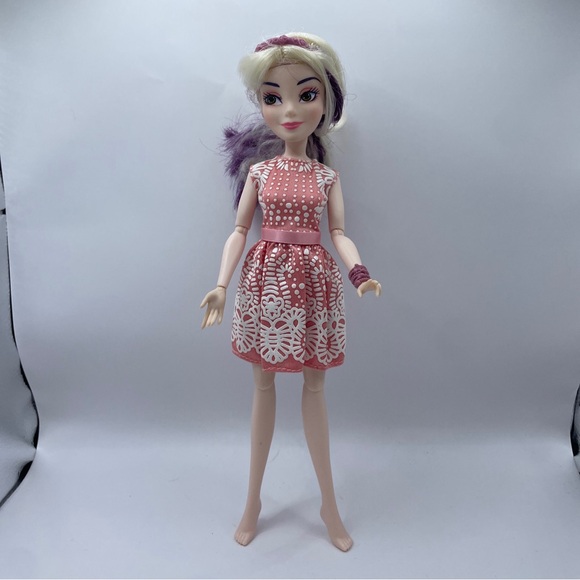 Disney | Toys | Disney Descendants Isle Style Switch Mal Doll | Poshmark